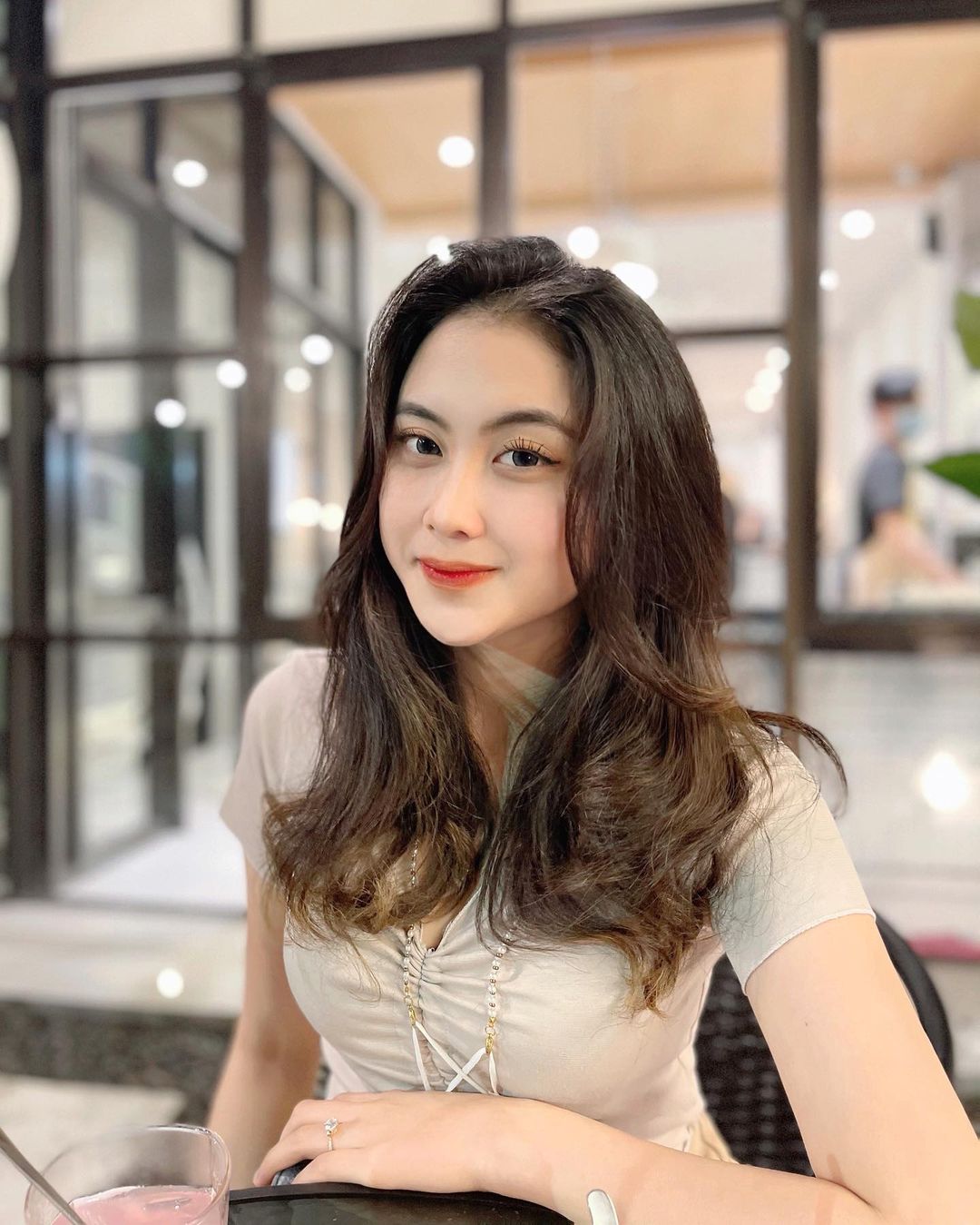 Pijat Panggilan Cirebon 24 Jam PLUS Wanita Muda 082264862074